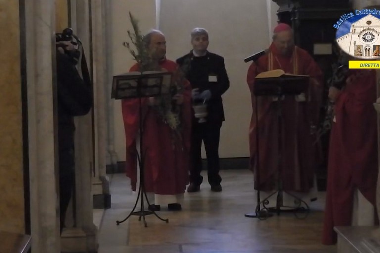 In diretta dalla Cattedrale di Bari, la celebrazione eucaristica con ...